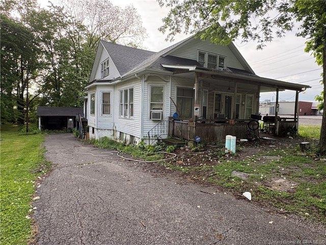 151 N Bond St, Scottsburg, IN 47170
