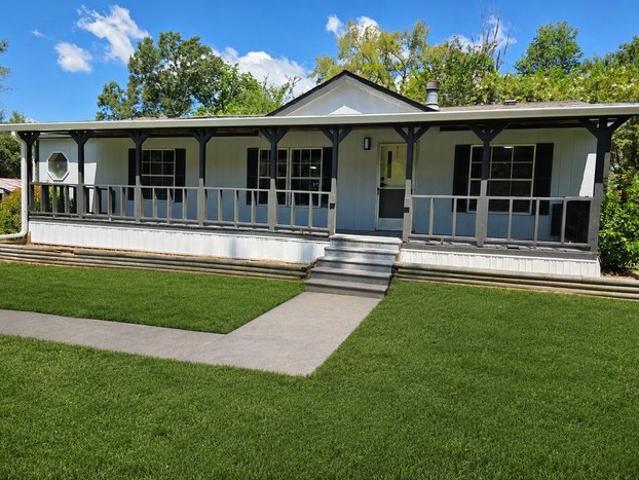 151 N Canyon Dr, Onalaska, TX 77360