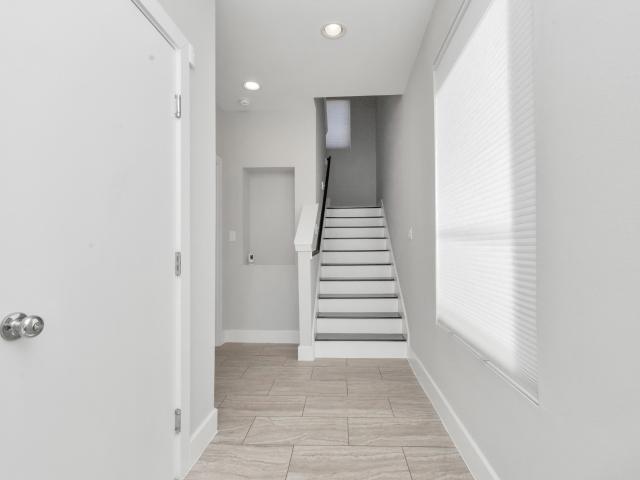 151 N Ennis Street