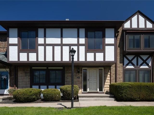 151 New Wickham Dr, Penfield, NY 14526