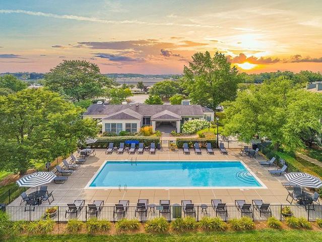151 S Locust Hill Dr, Lexington, KY 40517