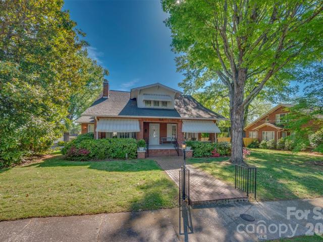 151 S Magnolia Street