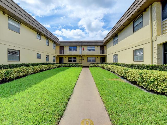 151 Saxony Dr, Unit 151, Delray Beach, FL 33446 | MLS #R11144
