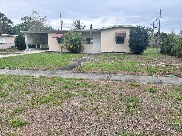 151 SE Celestia Ct, Port Saint Lucie, FL 34983