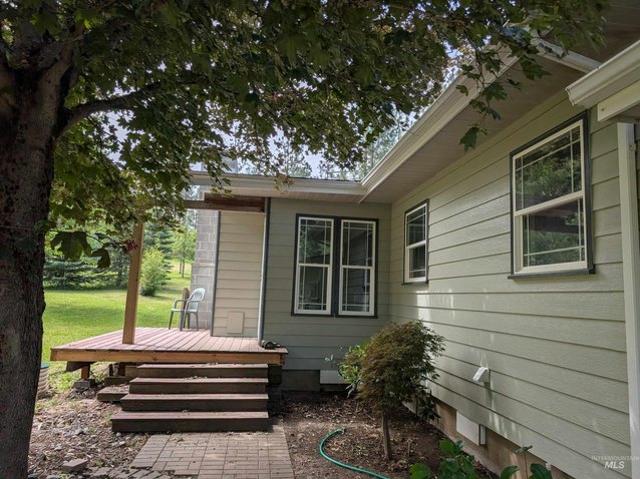 151 Shilltop Dr, Kamiah, ID 83536