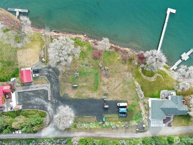 151 Sweetwater Ln, Wenatchee, WA 98801