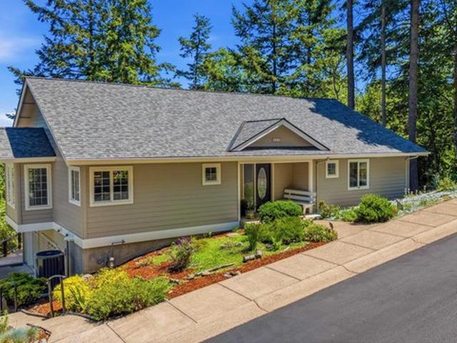 151 Rockridge Loop, Eugene, OR 97405