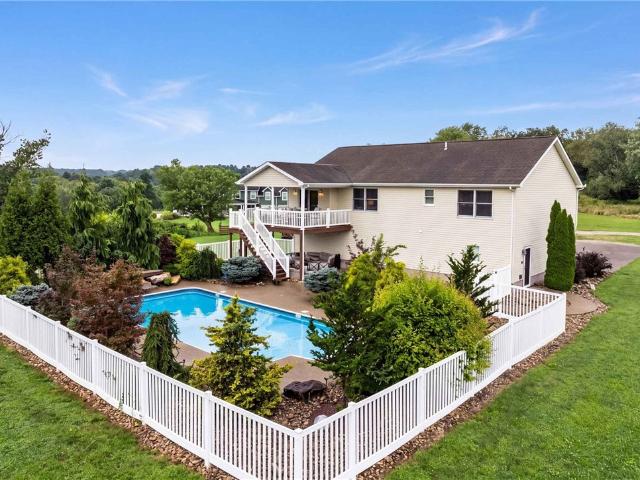 151 Rosewood Dr