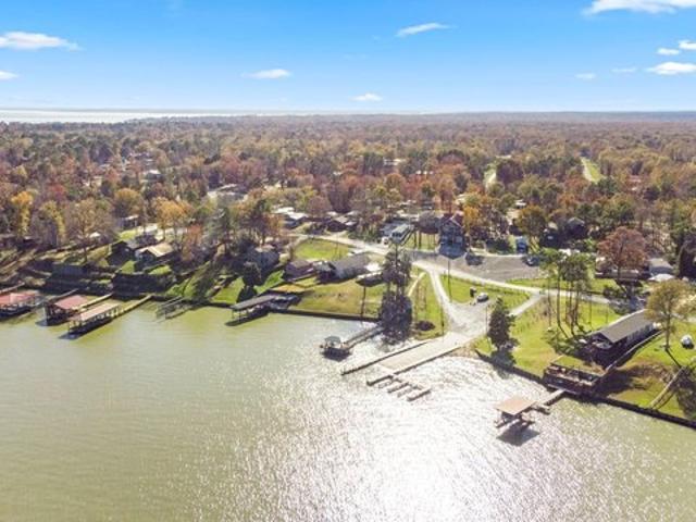 151 Water Oak Dr, Pointblank, TX 77364