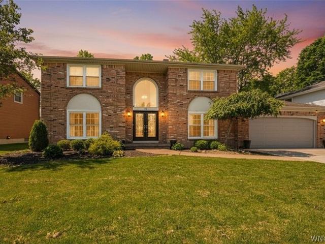 151 White Cedar Dr, East Amherst, NY 14051