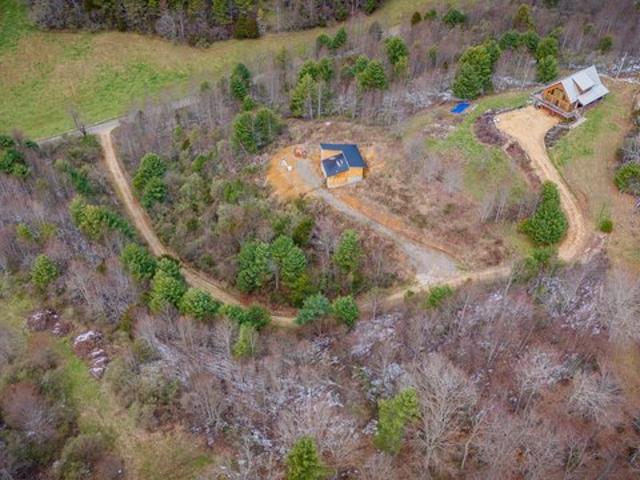 151 Windy Hill Private Ln, Butler, TN 37640