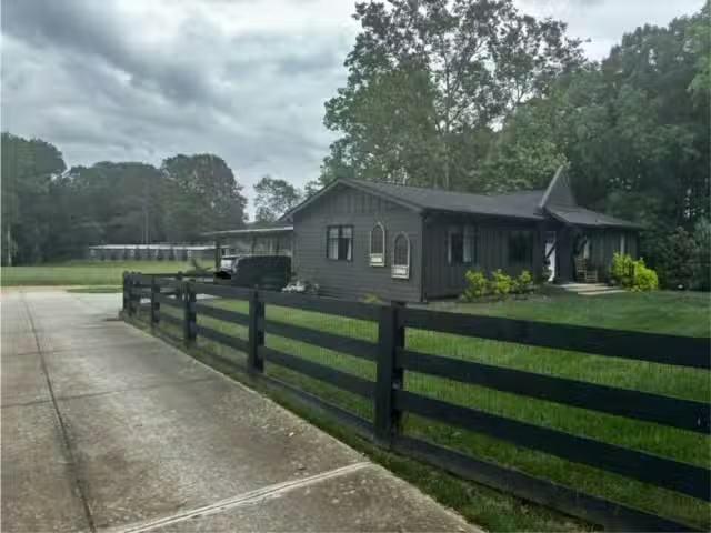 15245 BIRMINGHAM HWY, MILTON, GA 30004 Single Family Residence.