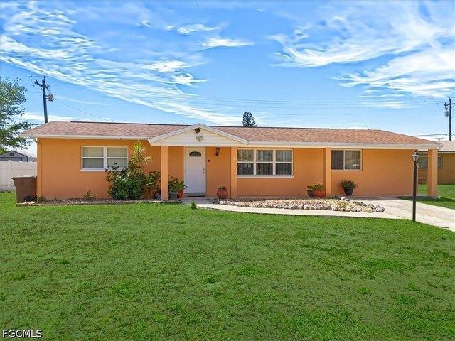 1524 Markdale St E, Lehigh Acres, FL 33936