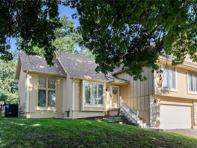 1524 N 85th Ct, Kansas City, KS 66112