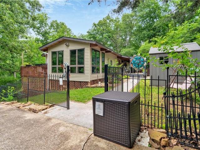 1524 N Hunter Dr, Fayetteville, AR 72701