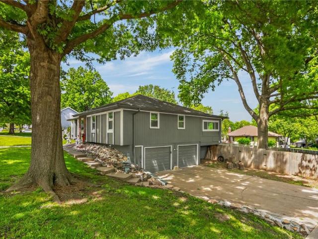 1524 Oxford Court