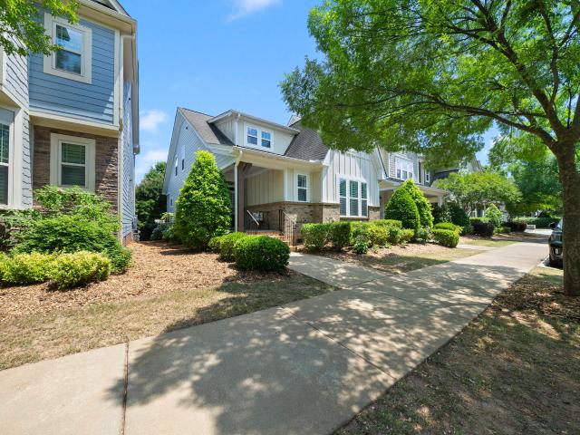 1524 Crafton Way