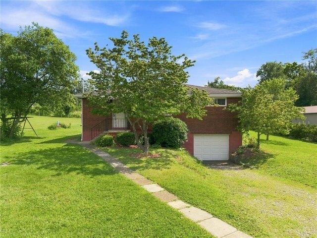 1524 E Laurel Cir, Mount Pleasant, PA 15666