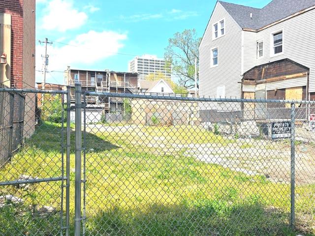 1524 E Marquette Road