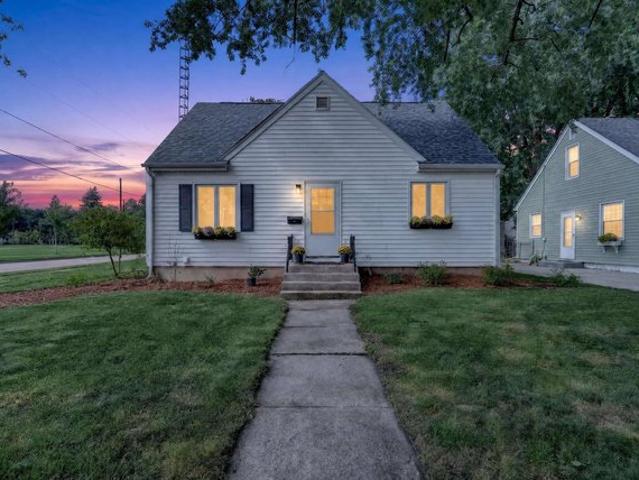 1524 Greenview Ave, Janesville, WI 53548