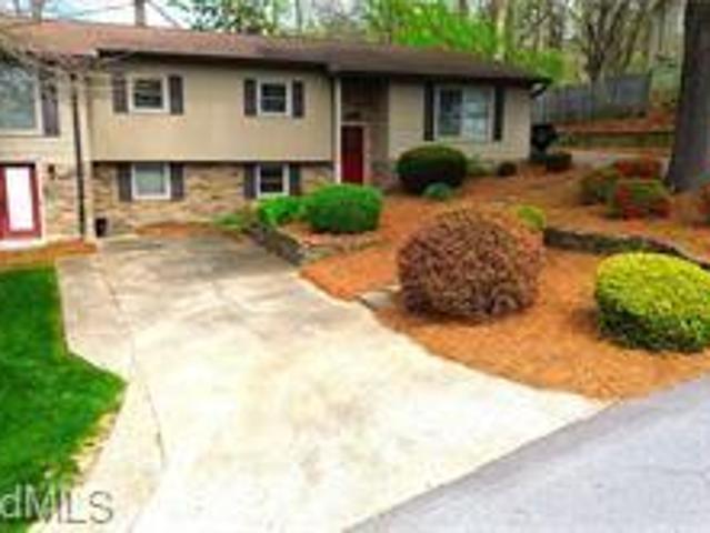 1524 Holly Circle