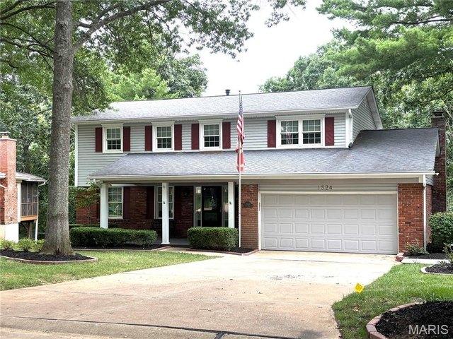 1524 Pheasant Ridge Dr, Ellisville, MO 63011