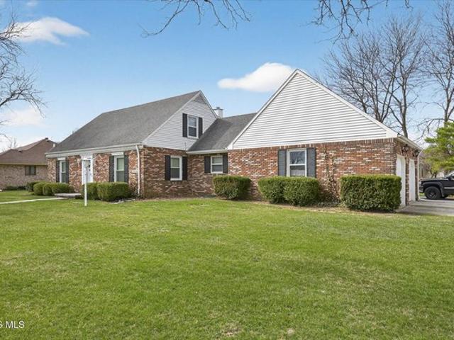 1524 Red Bud Dr, Northwood, OH 43619
