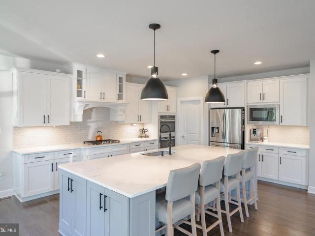 1524 Silverbark Lane