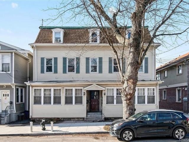1524 th St, College Point, NY 11356