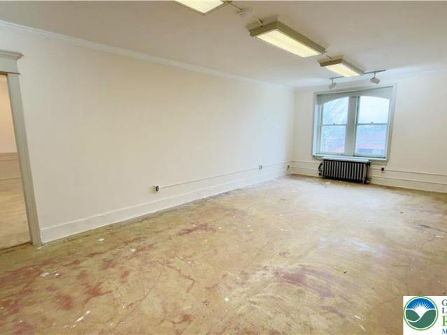 1524 W Linden Street 2nd FL