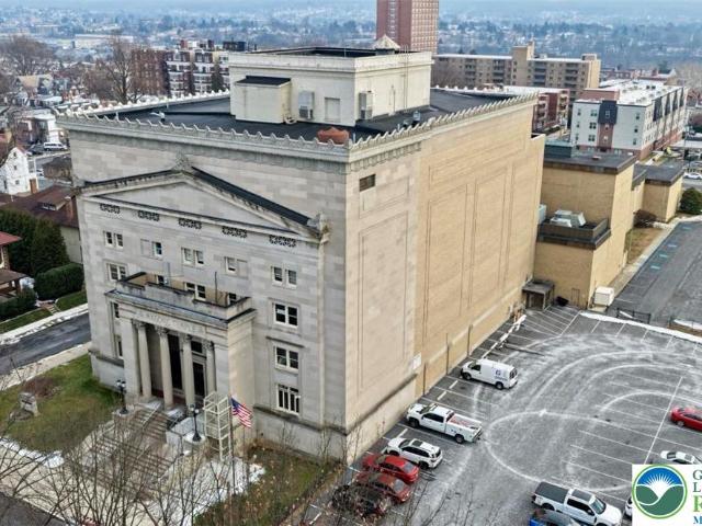 1524 W Linden Street 2nd FL
