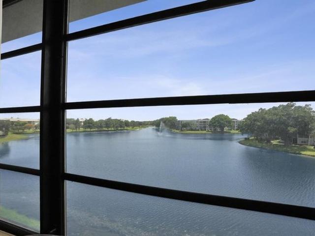 1524 Whitehall Dr Apt 406, Davie, FL 33324