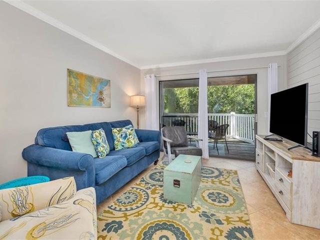 1524 Wood Ave Apt 214, Saint Simons Island, GA 31522