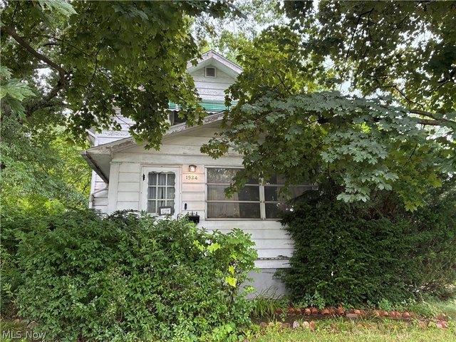 1524 3rd St SE, Massillon, OH 44646