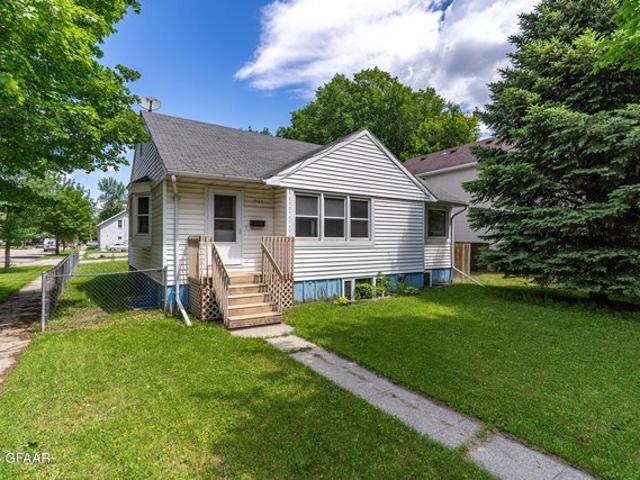 1524 4th Ave N, Grand Forks, ND 58203