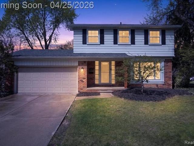 15251 Farmbrook Dr, Plymouth, MI 48170