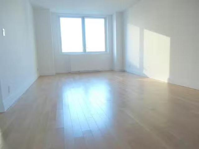 15258131 212 E 47th St
