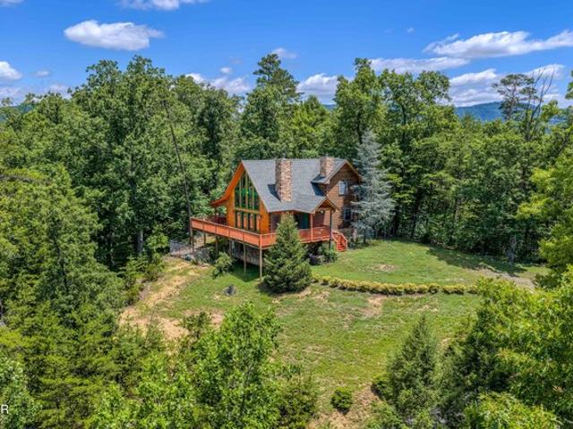 1525 Mountain Trail Ln, Sevierville, TN 37876