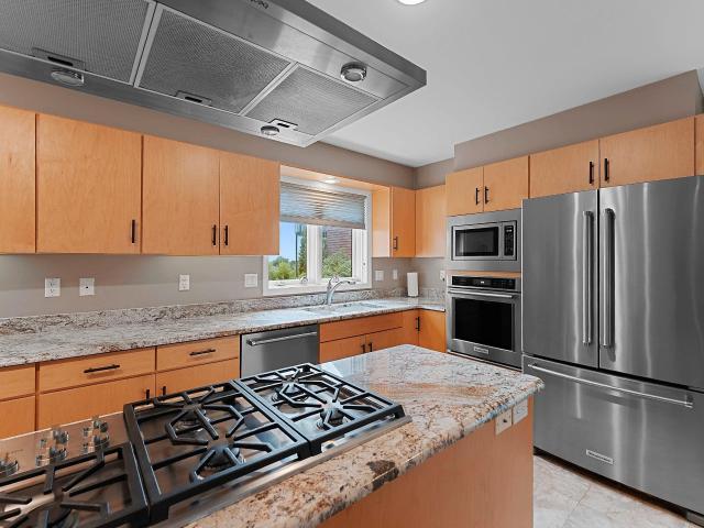 1525 n bay highlands drive