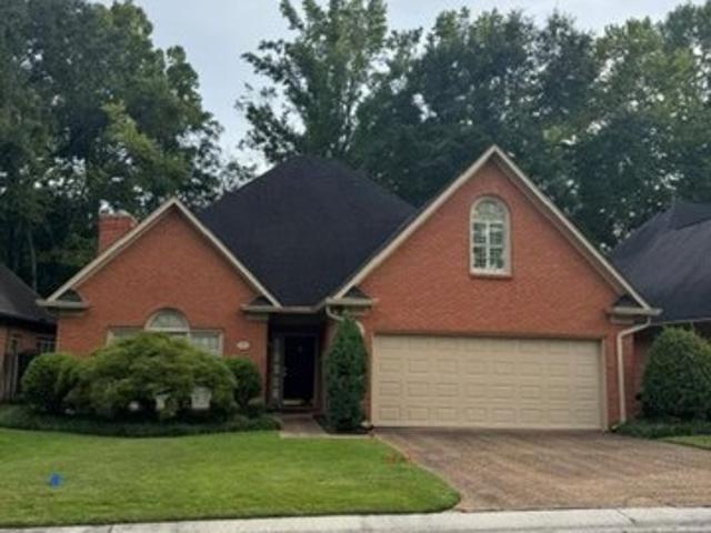 1525 Ashley Wood Cir, Vestavia Hills, AL 35216