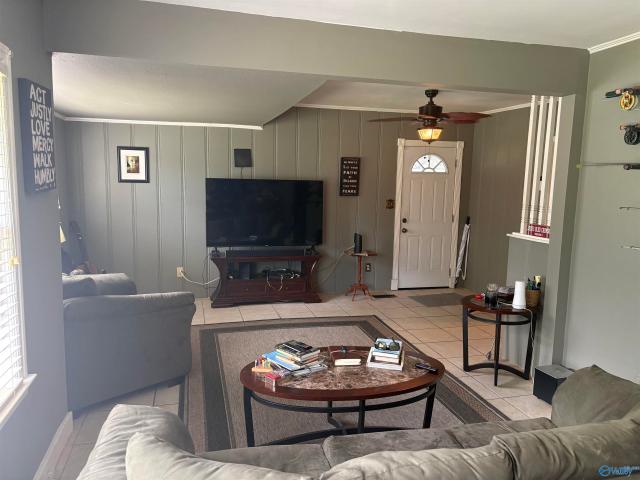 1525 Buena Vista Circle SE
