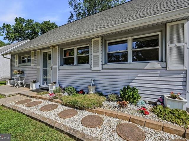 1525 Bartleson Rd, Wilmington, DE 19805