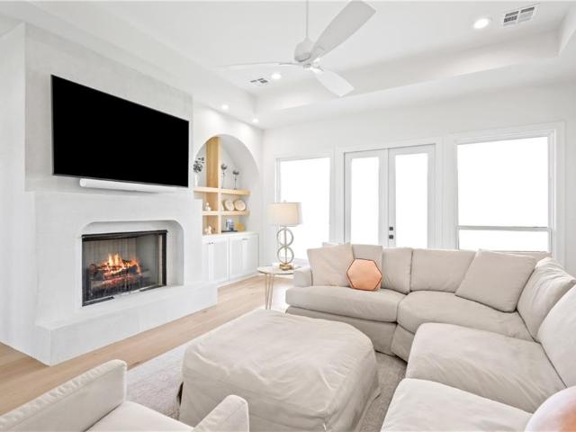 1525 Black Pine Court