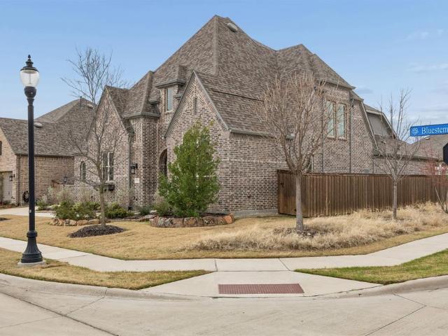 1525 Bluestem Drive