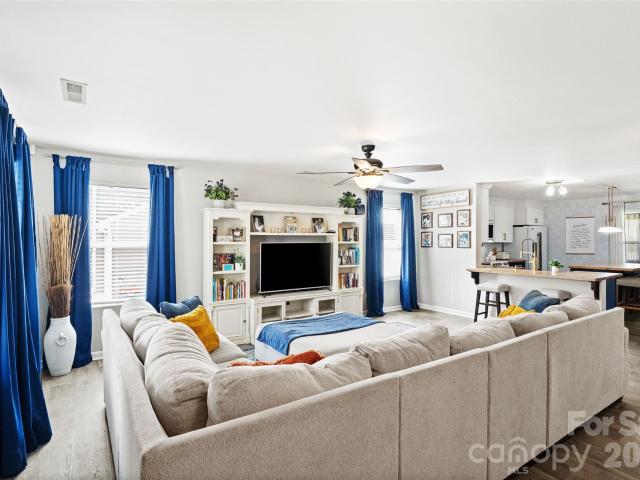 1525 Cazador Lane