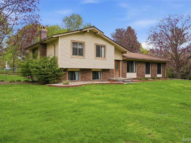 1525 E Dawson Road