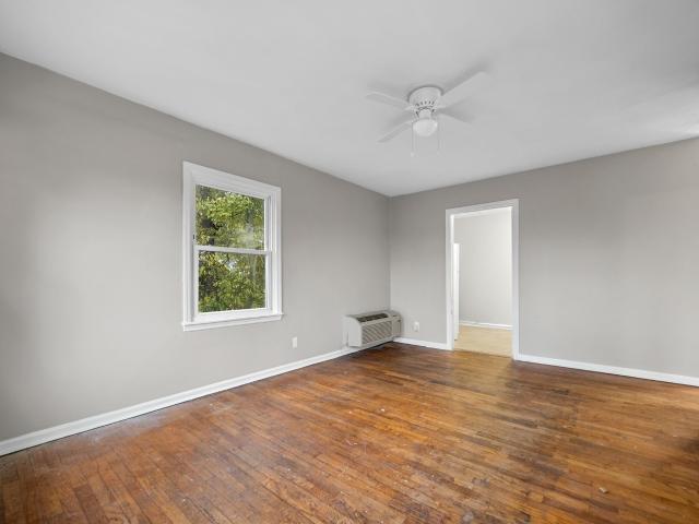 1525 Ferrell St # 8