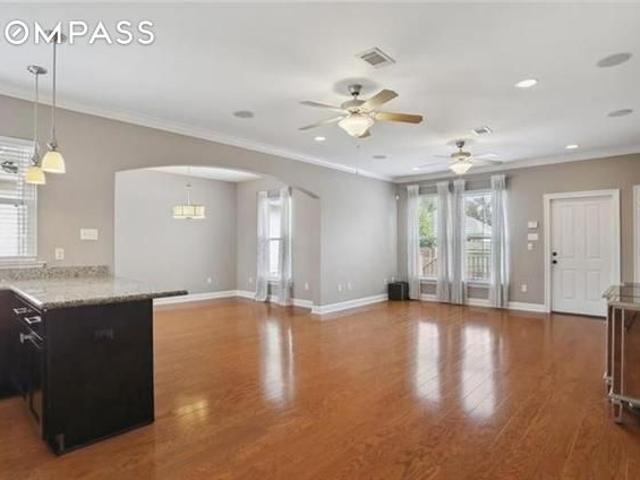 1525 Gardena Dr, New Orleans, LA