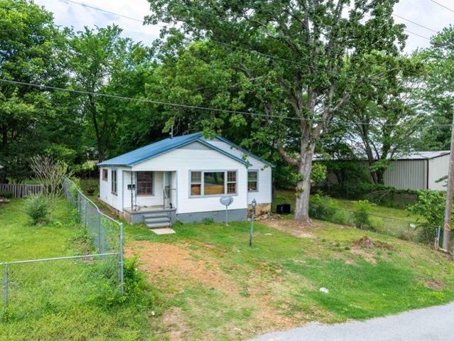 1525 Grays Ave, Batesville, AR 72501