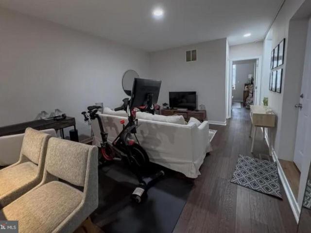 1525 Green Street # 1R